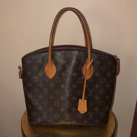 Louis Vuitton | Bags | Louis Vuitton Lockit Bag With Lock And Keys ...